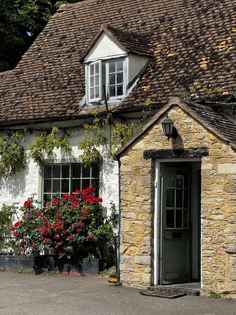 Exploring Buckinghamshire - Tattle Tails - International Housesitting